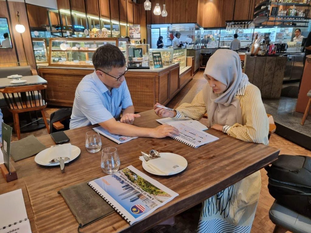 Nurul Izzah Kongsi Kisahnya Bawa Pulang Pencipta USB Flash, Pua Khien ...